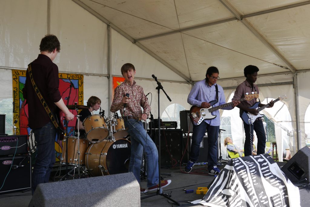 Sun shines on Sharrow Festival | Sheffield Live!