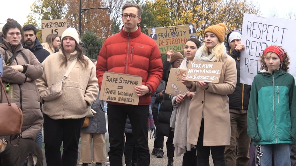 Hundreds join march with midwives vigil | Sheffield Live!